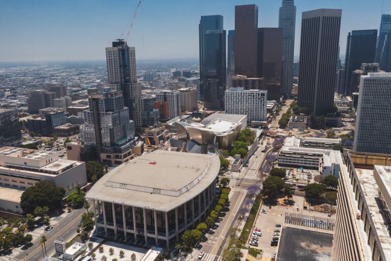 Private flight charter from Van Nuys Airport (VNY) to Santa Fe Regional ... Private flight charter from Van Nuys Airport (VNY) to Santa Fe Regional ...